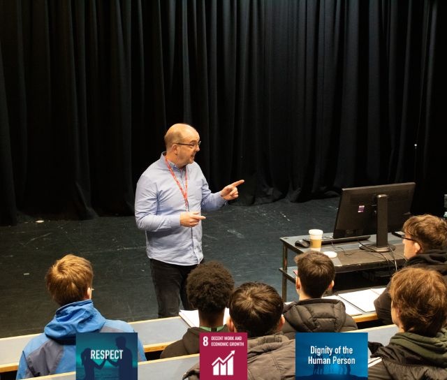 Legendary Commentator Visits Notre Dame | Notre Dame Catholic Sixth ...